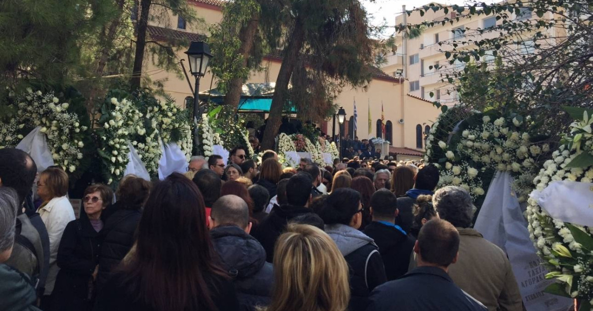 Κηδεία Παντελή Παντελίδη: Κοσμοσυρροή για το αντίο - CNN.gr