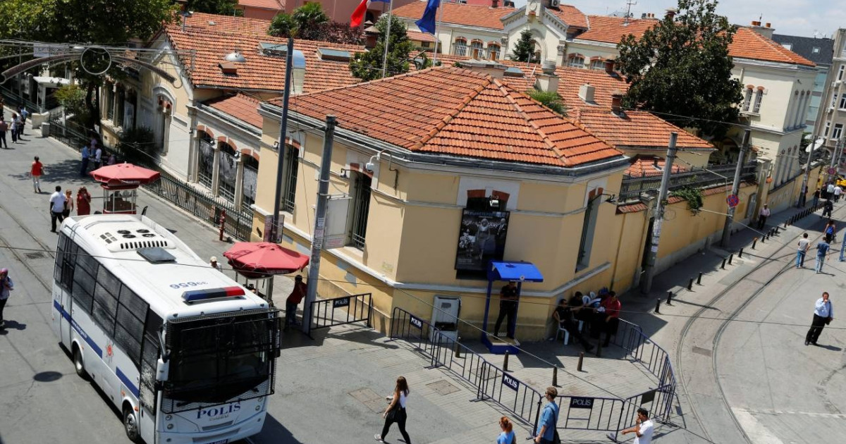 Έκλεισαν η γαλλική πρεσβεία και το προξενείο στην Τουρκία - CNN.gr