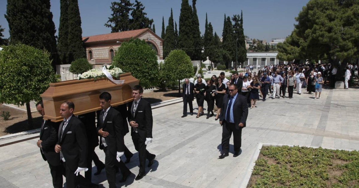Τελευταίο αντίο στον Δημήτρη Μαρωνίτη - CNN.gr