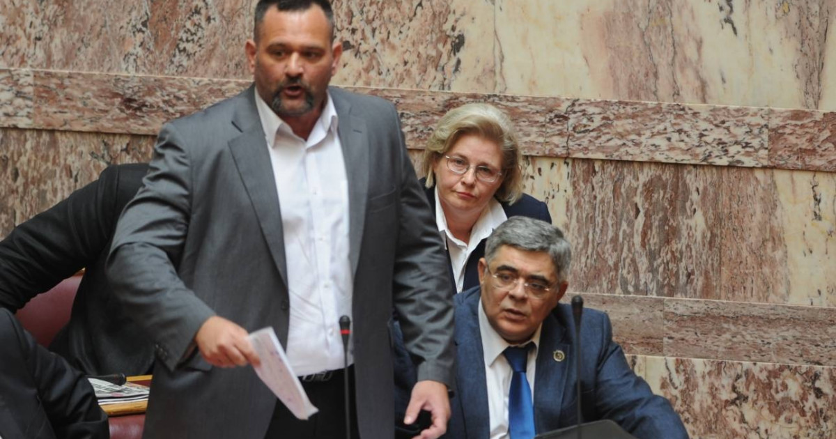 Ο Γιάννης Λαγός έβριζε γονείς και δασκάλους στο Πέραμα - CNN.gr