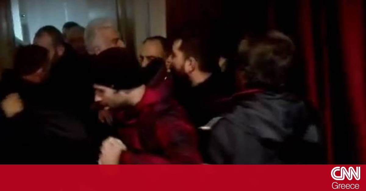Επεισόδια σε συνέντευξη του προέδρου της ΔΕΗ στην Πτολεμαΐδα - CNN.gr