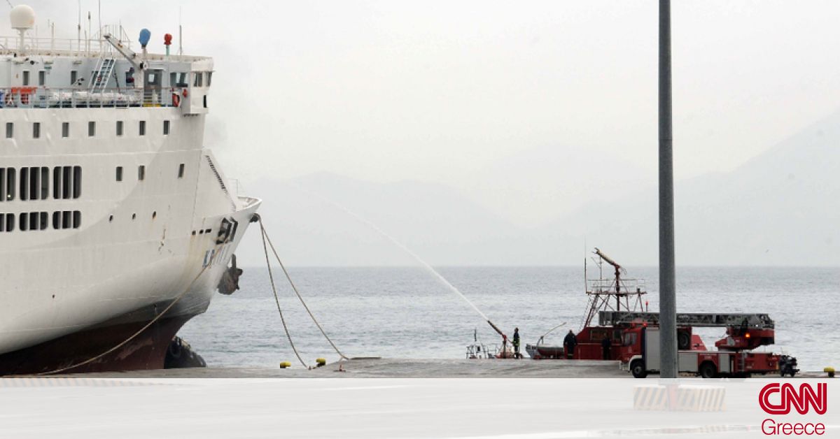 Σύγκρουση πλοίων στο νότιο λιμάνι της Πάτρας - CNN.gr