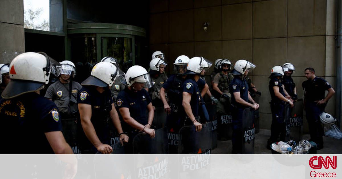 ΠΟΑΣΥ για πλειστηριασμούς: Μην φέρνετε τους αστυνομικούς απέναντι στους ...
