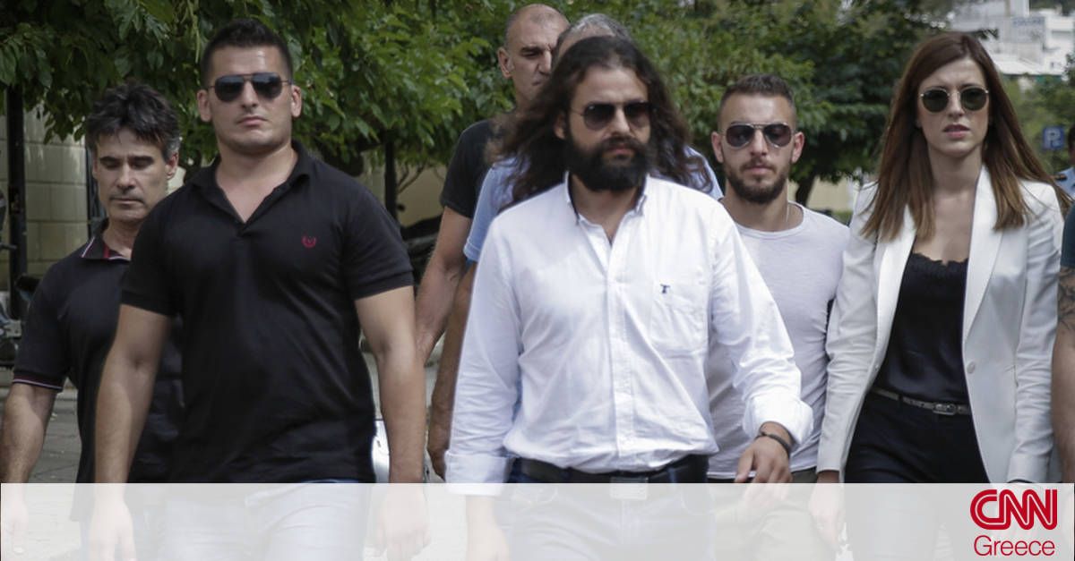 Ελεύθερος υπό όρους ο Κωνσταντίνος Μπαρμπαρούσης - CNN.gr