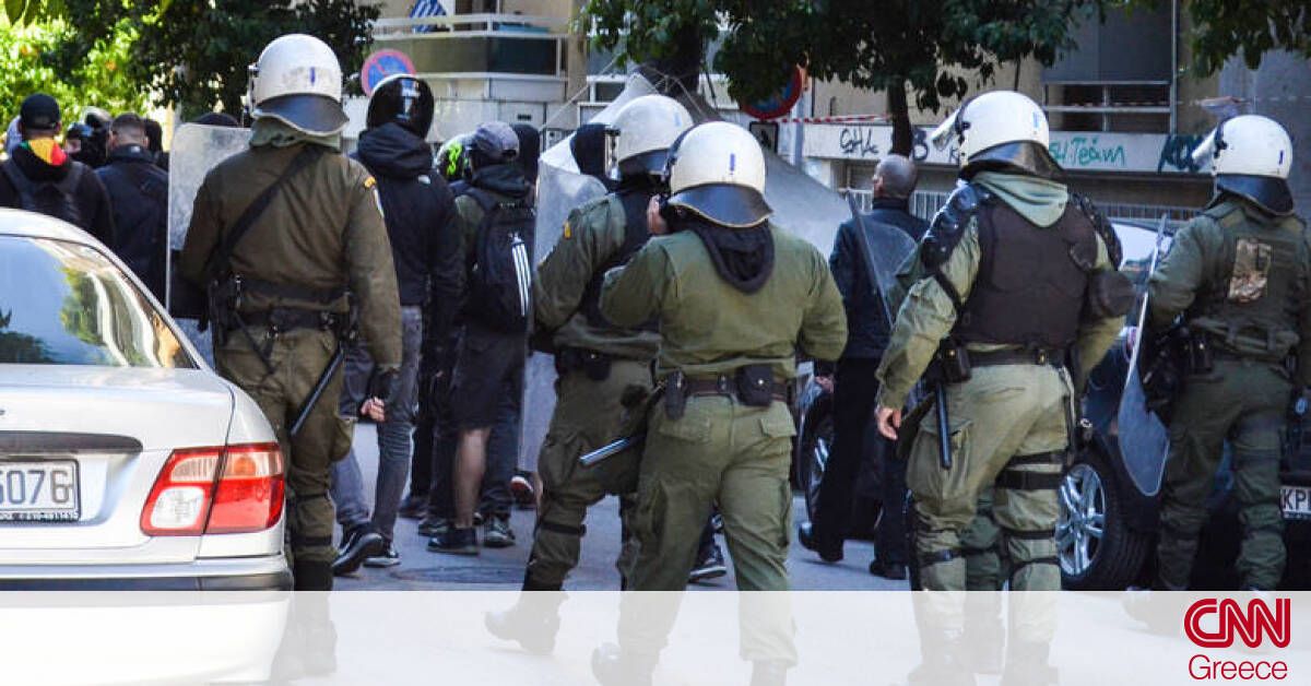 25η Μαρτίου: Φυγαδεύτηκε βουλευτής του ΣΥΡΙΖΑ μετά την παρέλαση στην ...