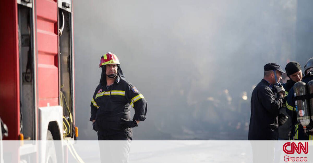 Νέα Σμύρνη: Στο νοσοκομείο ηλικιωμένη από πυρκαγιά στο διαμέρισμά της ...
