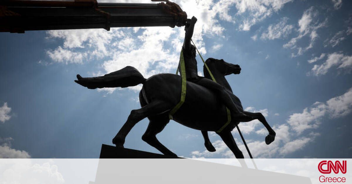 Το άγαλμα του Μεγάλου Αλεξάνδρου τοποθετείται στην Αθήνα - CNN.gr