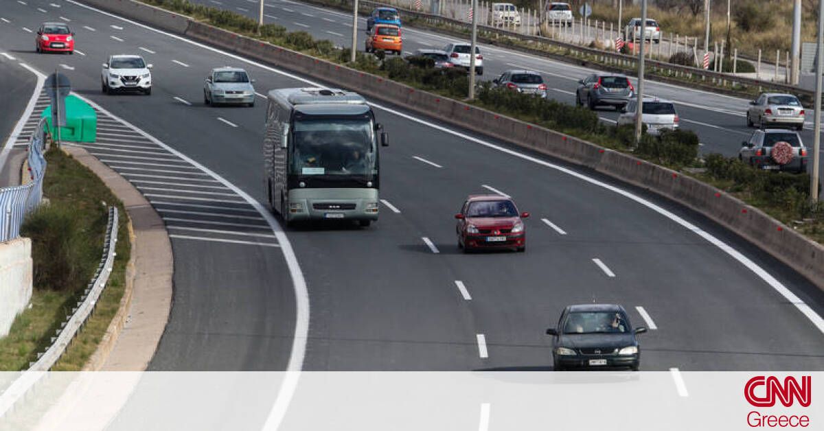 Τροχαίο στην Αττική Οδό - Έσπασε κοτσαδόρος και αναποδογύρισε σκάφος ...