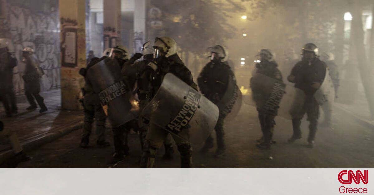 Υπάρχει κάτι πιο σημαντικό, πολιτικά, από τις υπερβολές της Αστυνομίας ...