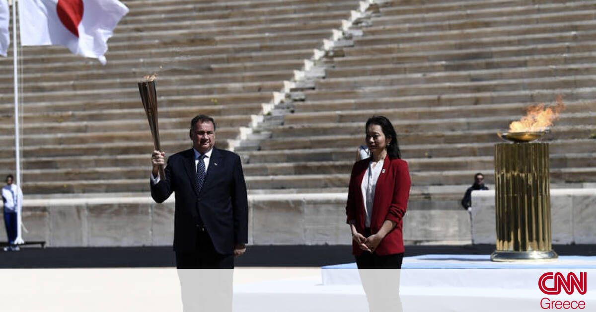 «Πέταξε» η Ολυμπιακή Φλόγα για το Τόκιο - Πρωτόγνωρες εικόνες στο ...