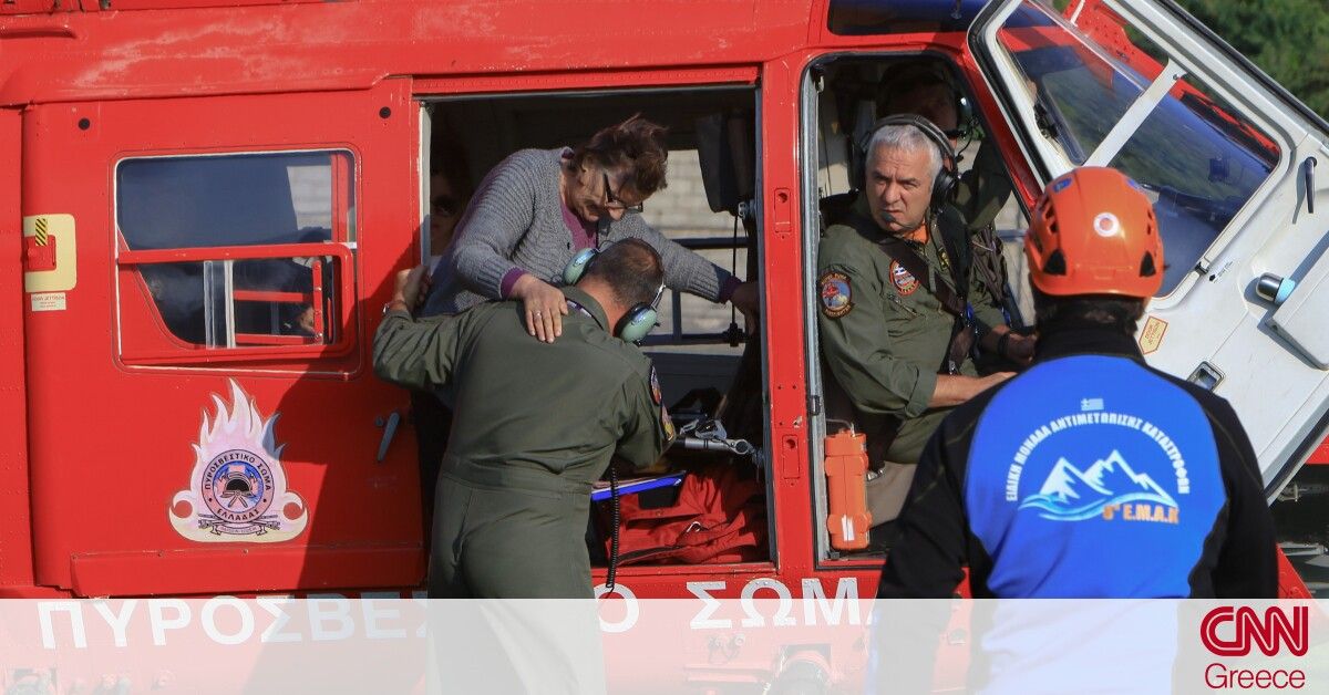 Καρδίτσα: Καρέ - καρέ η διάσωση των εγκλωβισμένων του «Ιανού» - CNN.gr
