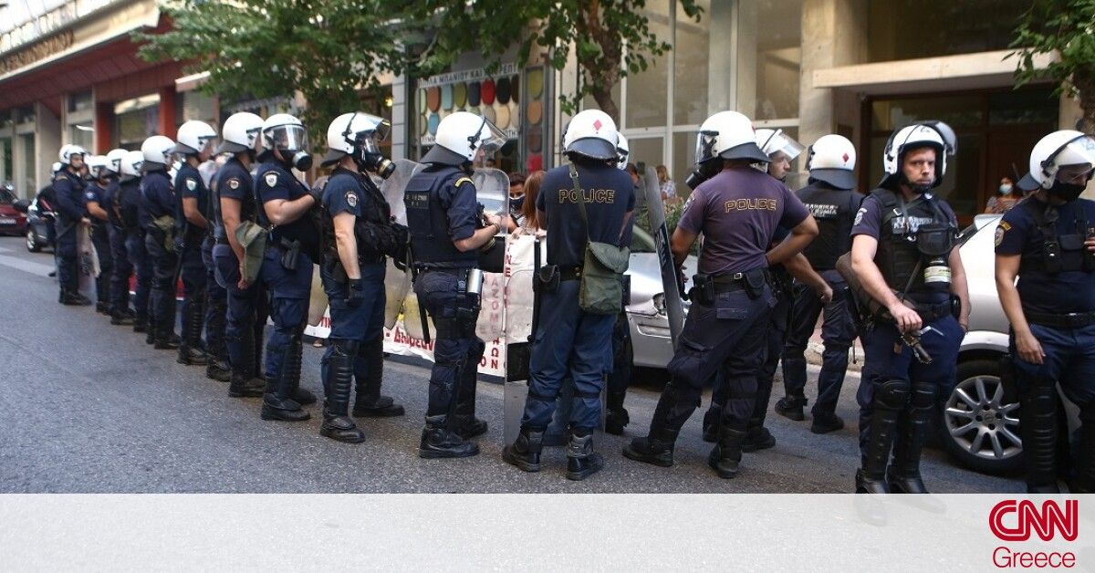 Αστυνομική βία καταγγέλλει ο πρόεδρος της ΠΟΕΔΗΝ - CNN.gr