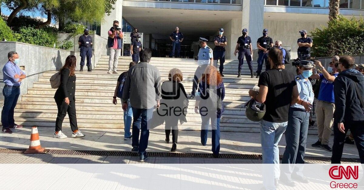 Δίκη Χρυσής Αυγής: Δεν αναγνωρίστηκαν ελαφρυντικά στην ηγεσία - CNN.gr