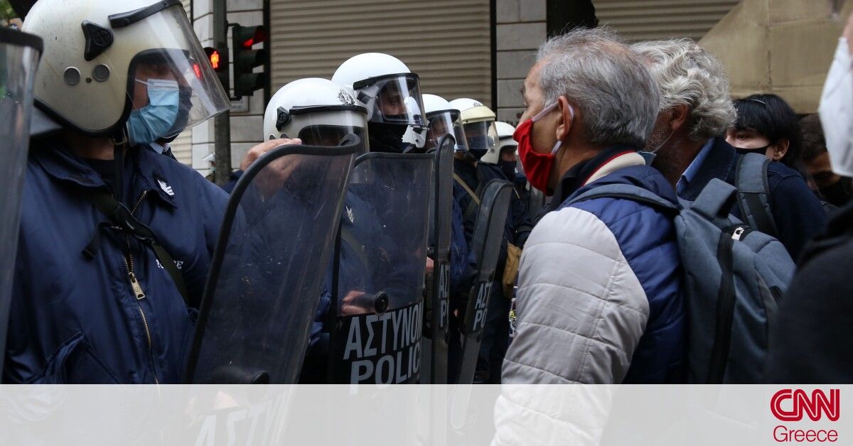 Επέτειος Πολυτεχνείου: Επεισόδια σε Θεσσαλονίκη και Ιωάννινα - CNN.gr