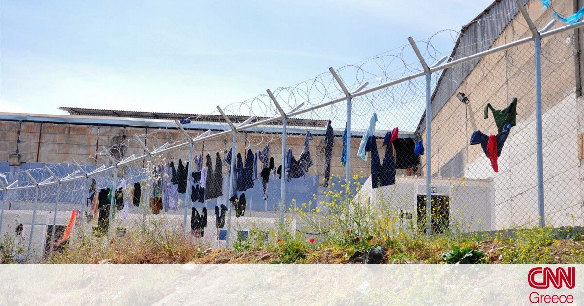 Χίος: 30 πρόσφυγες αποβιβάστηκαν και περπάτησαν μέχρι το κέντρο ...