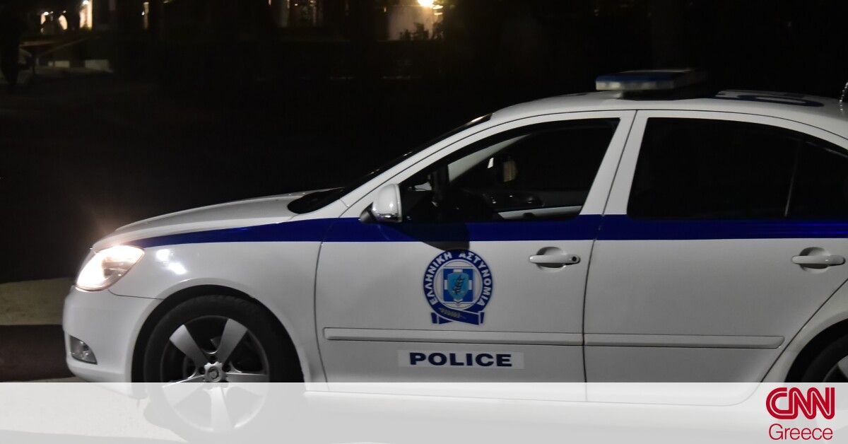 Καλύβια: Άνδρας αυτοπυροβολήθηκε μπροστά σε αστυνομικούς - CNN.gr