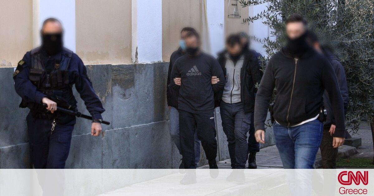 Προφυλακίστηκε ο συνεπιβάτης του Αλκέτ Ριζάι - CNN.gr