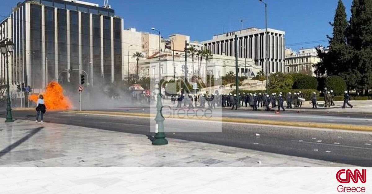 Πανεκπαιδευτικό συλλαλητήριο: Ένταση και επεισόδια μπροστά στη Βουλή ...