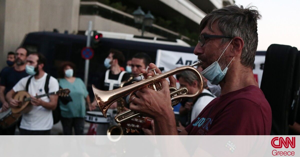 Πανκαλλιτεχνική κινητοποίηση την Πέμπτη στα Προπύλαια - CNN.gr