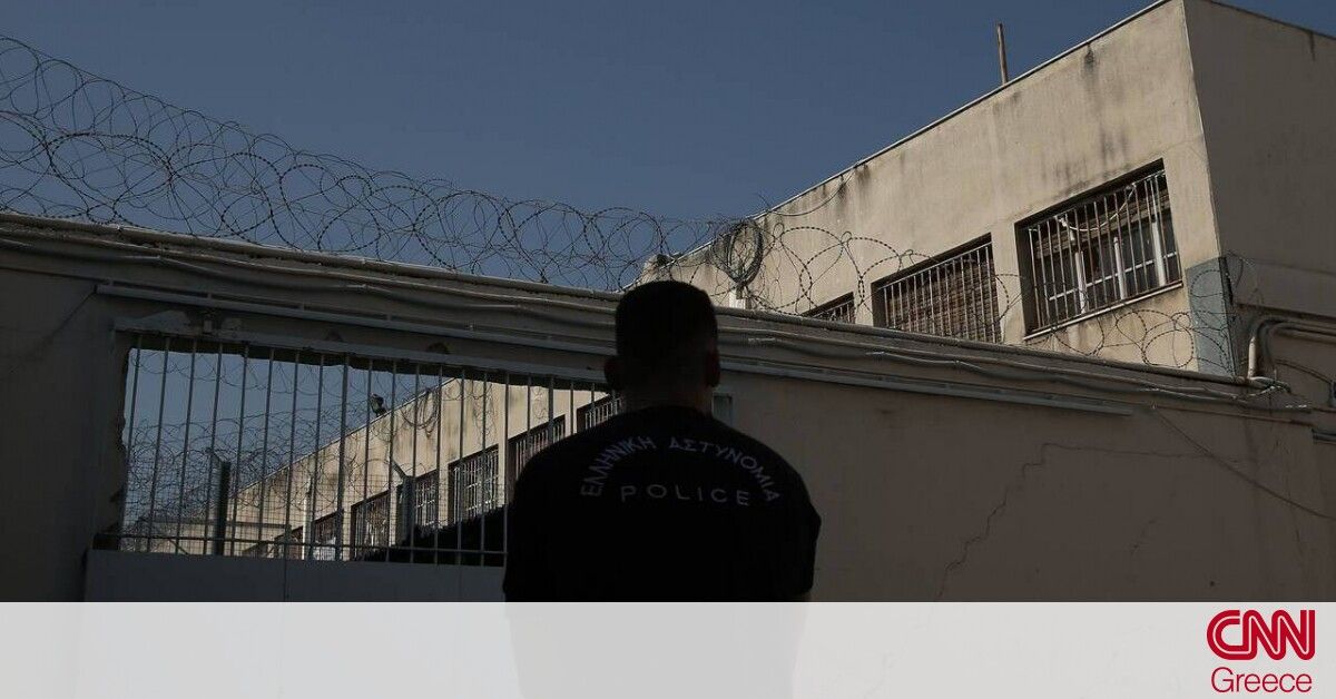 Βίντεο - ντοκουμέντο: Υπάλληλος των φυλακών προμήθευε με κινητά τους ...