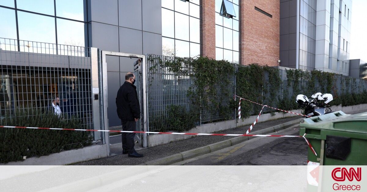 Νέες καταδρομικές επιθέσεις αναρχικών ομάδων στην Αθήνα - CNN.gr