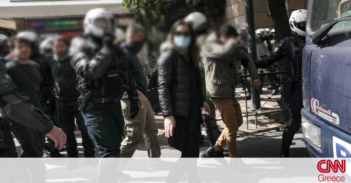 Ένταση στο Σύνταγμα: Επτά συλλήψεις, ελεύθερος ο γιος του Κουφοντίνα ...