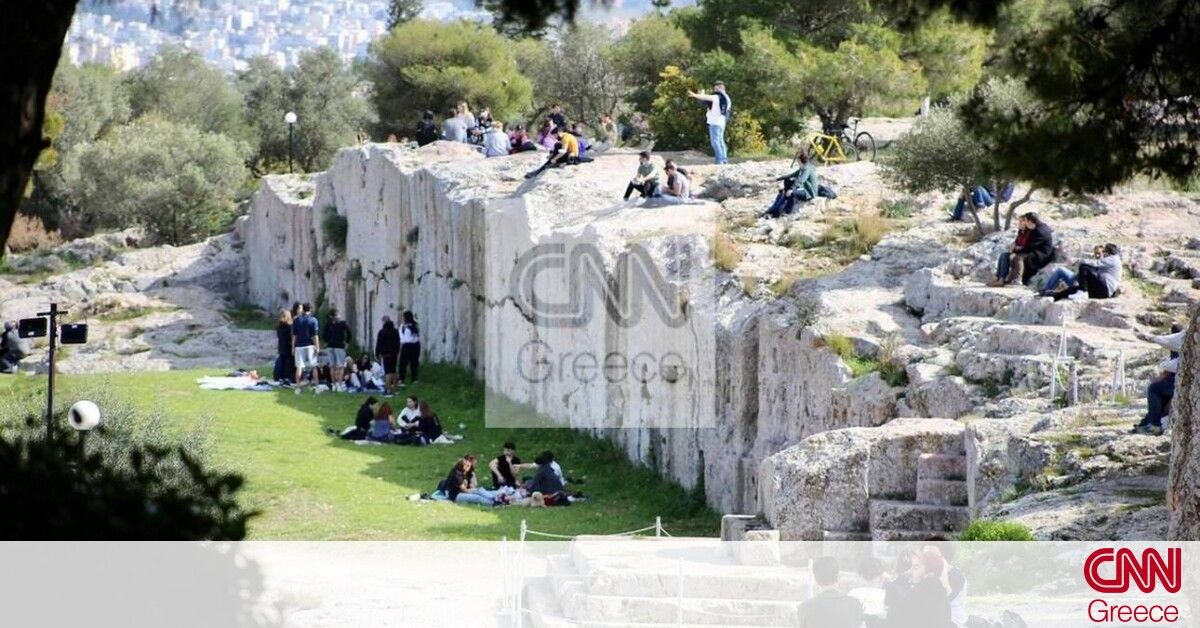 Ο μεγάλος περίπατος των Αθηναίων: Πεζή ή με ποδήλατα σε πάρκα και ...