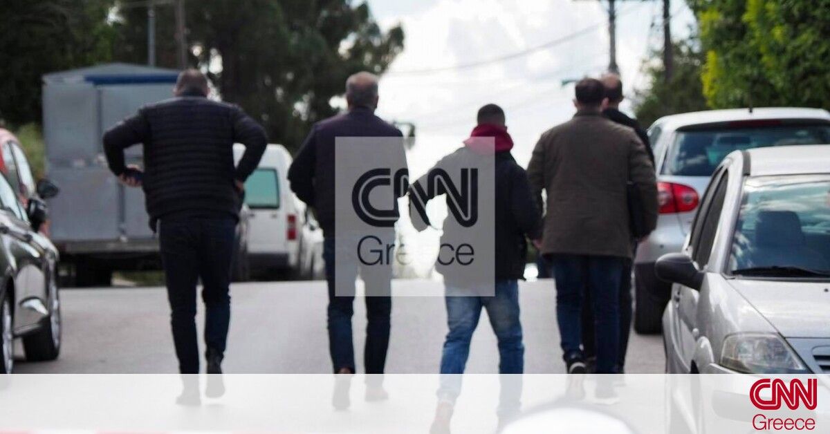 Οι πρώτες εικόνες από το σημείο δολοφονίας του Γιώργου Καραϊβάζ - CNN.gr