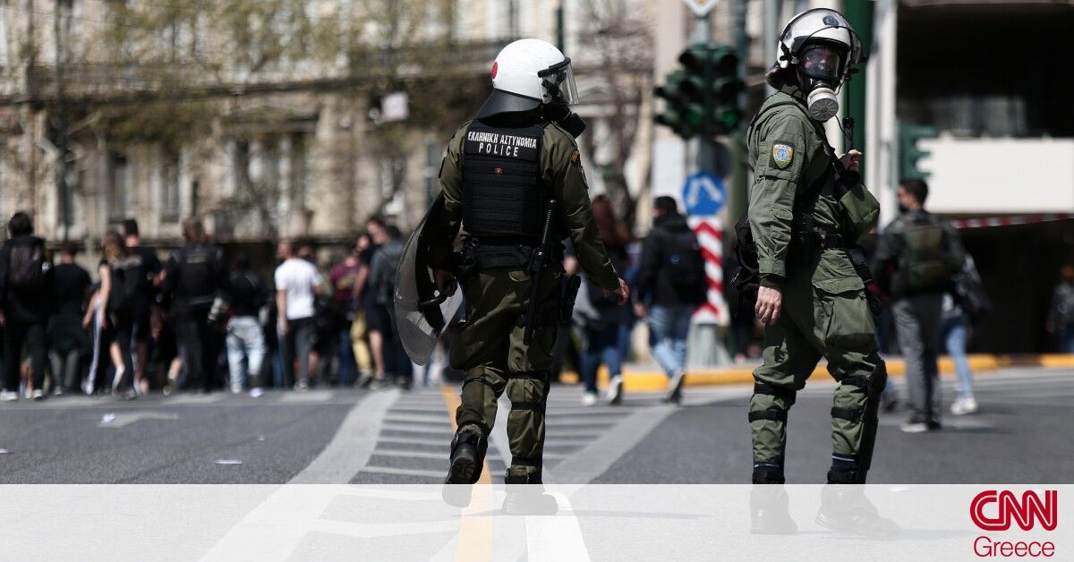 Πανεκπαιδευτικό συλλαλητήριο στην Αθήνα: Ένταση και χημικά έξω από την ...