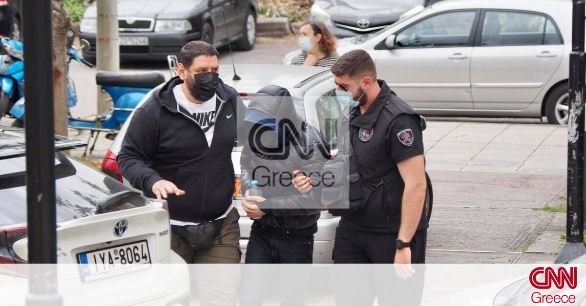 Στον εισαγγελέα οδηγήθηκε ο Μένιος Φουρθιώτης - CNN.gr