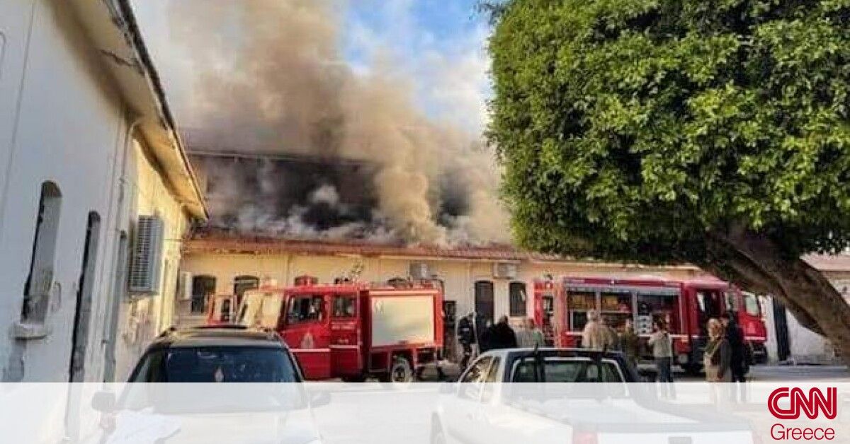 Σοβαρές ζημιές από πυρκαγιά στην δημοτική αγορά των Χανίων - CNN.gr