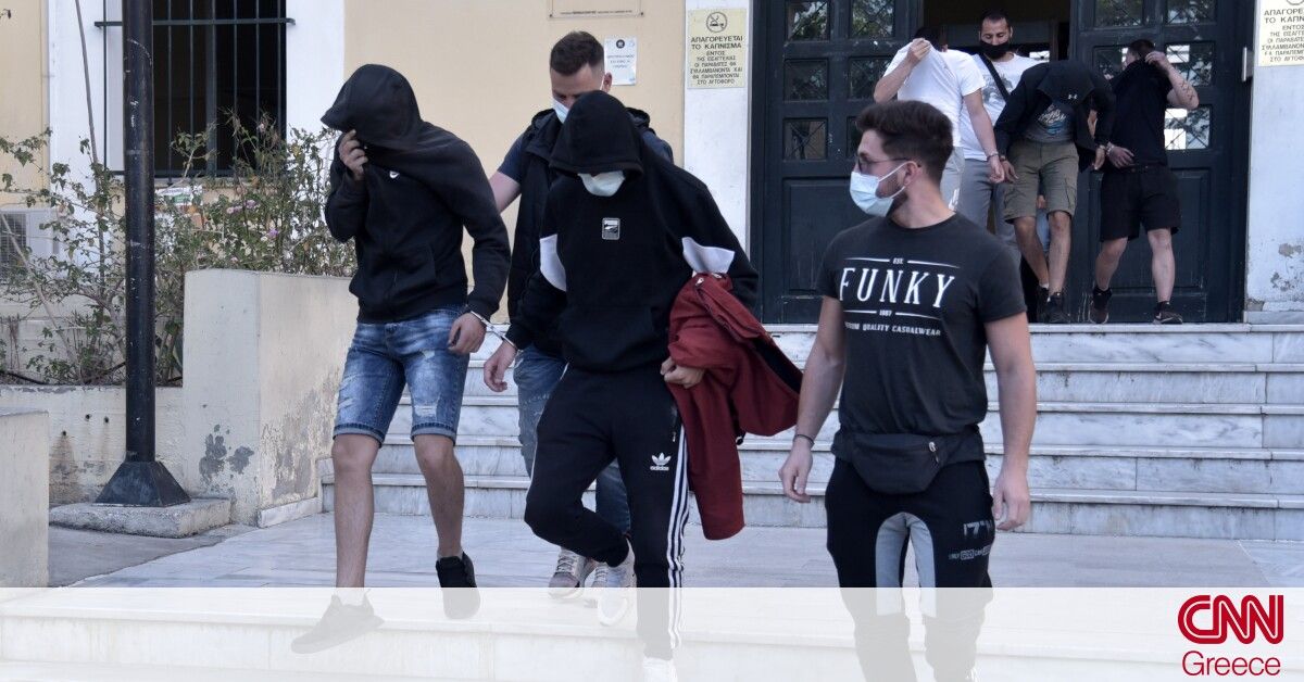 Νέα Σμύρνη - Επίθεση με μαχαίρι κατά 60χρονου: Ελεύθεροι με όρους οι ...