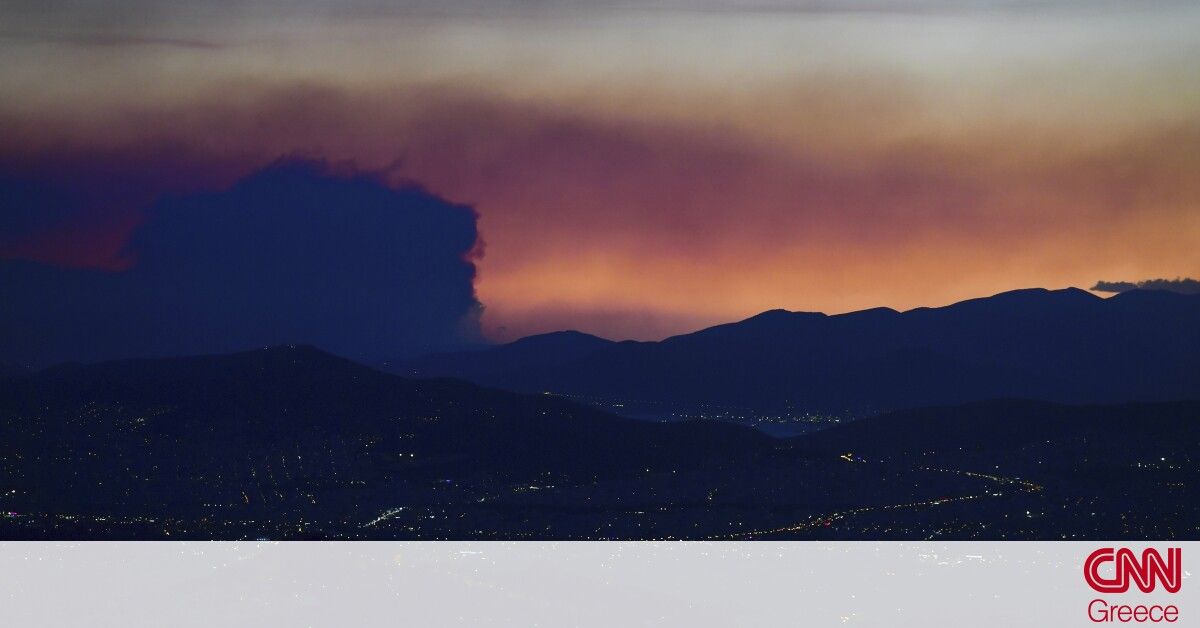 Σε ύφεση η φωτιά στα Γεράνεια Όρη: Παραμένουν και επιχειρούν ισχυρές ...