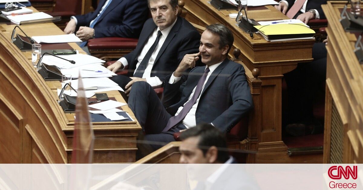 Ο ΣΥΡΙΖΑ θεωρεί τον Χρυσοχοΐδη αδύναμο κρίκο της κυβέρνησης - CNN.gr