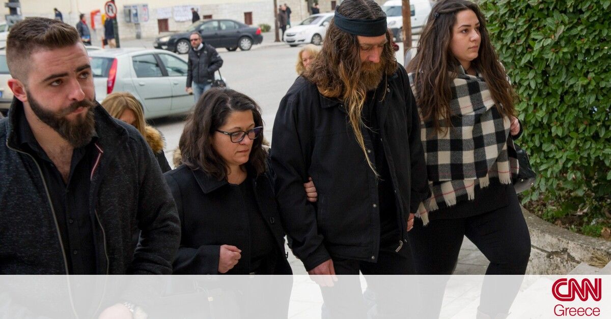 Υπόθεση Γιακουμάκη: Ξέσπασε η μητέρα του στο δικαστήριο για τα ...
