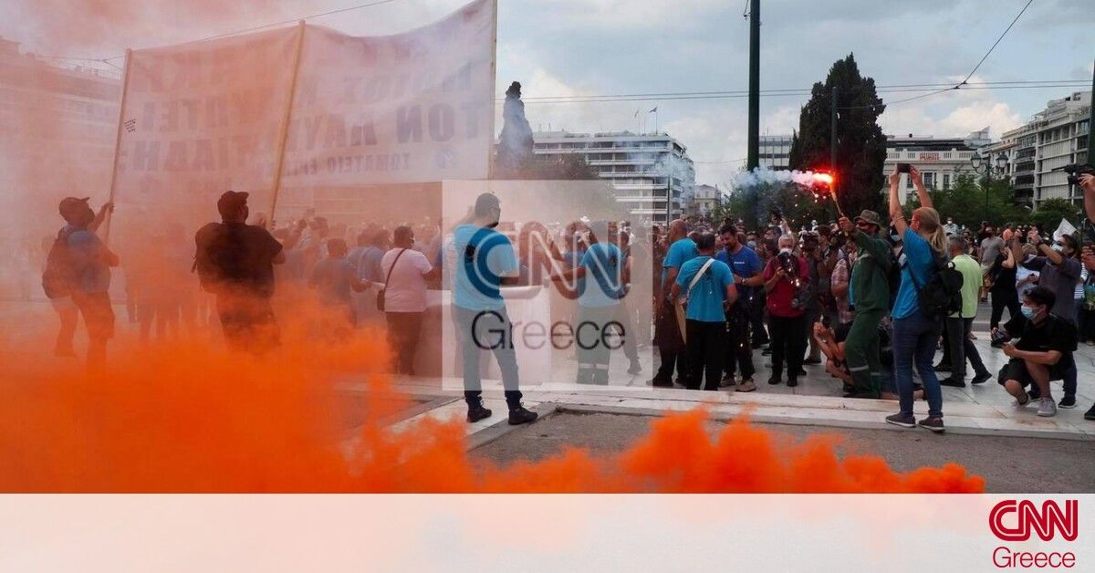 Απεργία: Στη Βουλή οι διαδηλωτές κατά του νομοσχεδίου - Μεγάλη πορεία ...