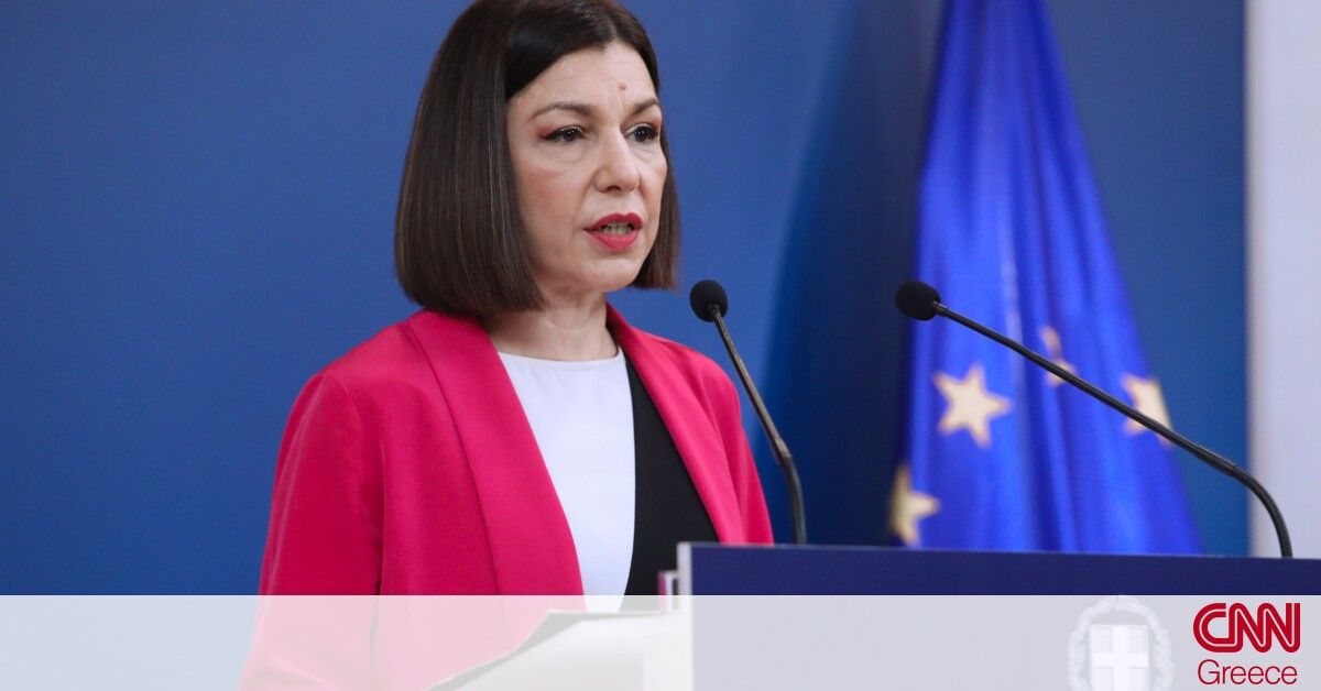 Πελώνη: Δεν τίθεται θέμα απολύσεων μη εμβολιασμένων πολιτών - CNN.gr