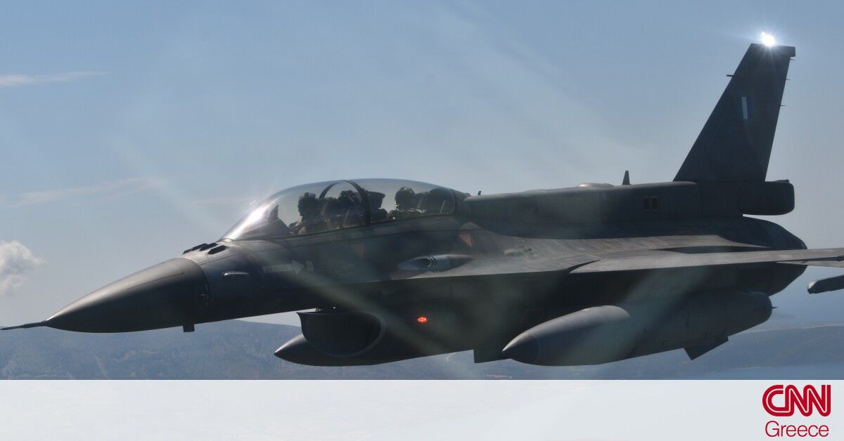 Πτήση του αρχηγού ΓΕΕΘΑ με μαχητικό F-16 πάνω από το μνημείο του Νίκου ...