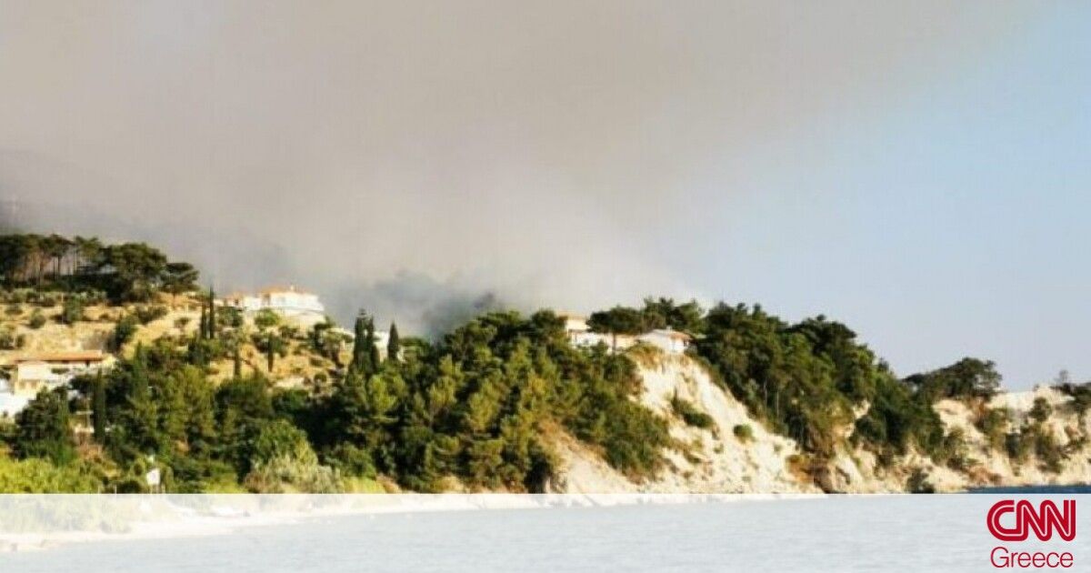 Φωτιά στη Σάμο: Καλύτερη η εικόνα - Συνεχίζεται η «μάχη» σε διάσπαρτες ...