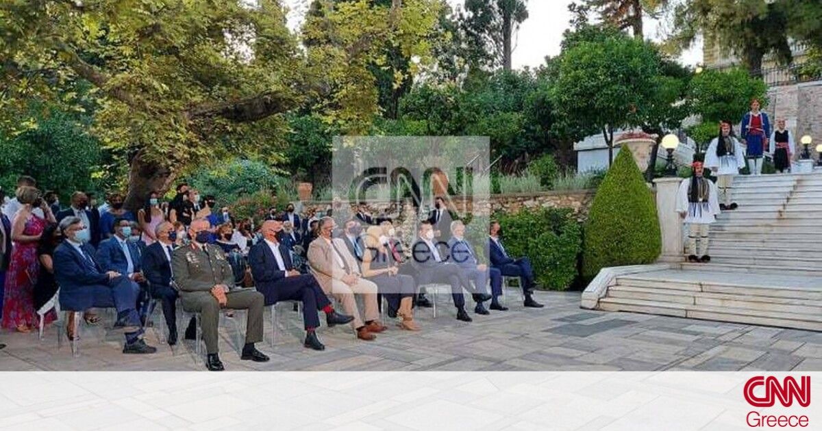 Αποκατάσταση της Δημοκρατίας: Με λαμπρότητα αλλά και αυστηρά μέτρα η ...