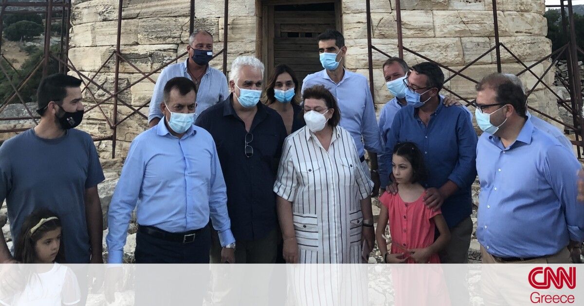Αυτοψία της Λίνας Μενδώνη σε έργα Πολιτισμού της Νάξου - CNN.gr