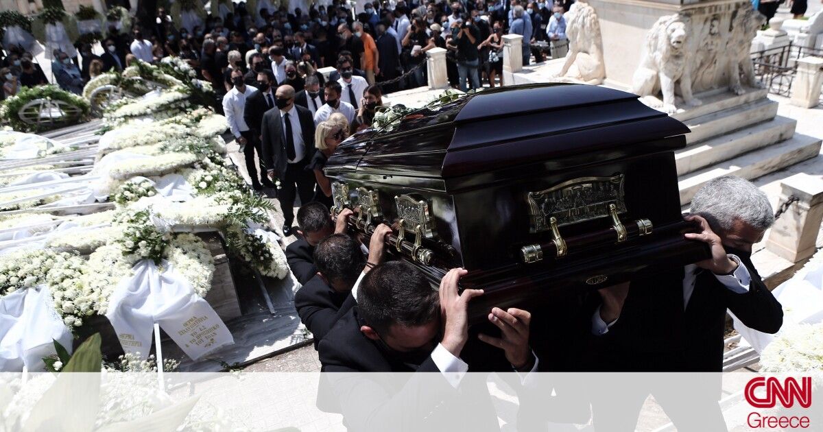 Έγινε η κηδεία του Κωνσταντίνου Μίχαλου στο Α' Νεκροταφείο Αθηνών - CNN.gr