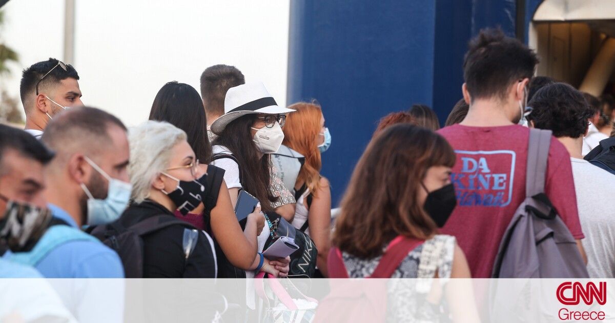 Έξοδος Δεκαπενταύγουστου: «Πλημμύρισαν» από ταξιδιώτες λιμάνια ...