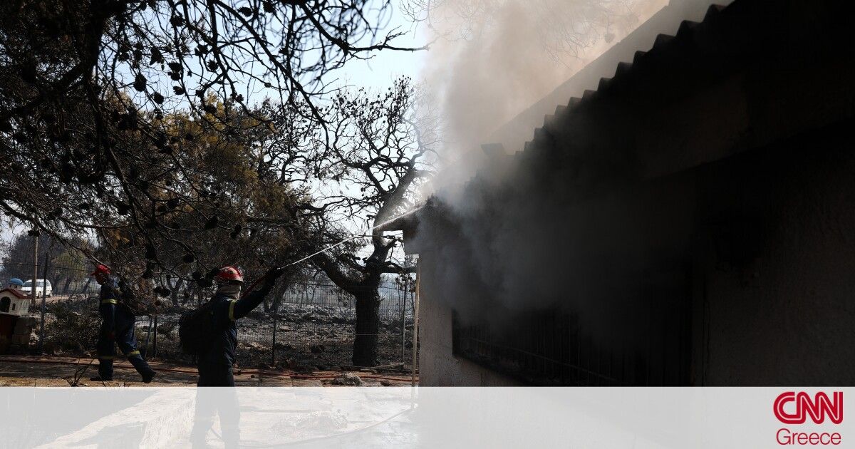 Φωτιά στα Βίλια: Συνεχίζουν να επιχειρούν ισχυρές πυροσβεστικές ...