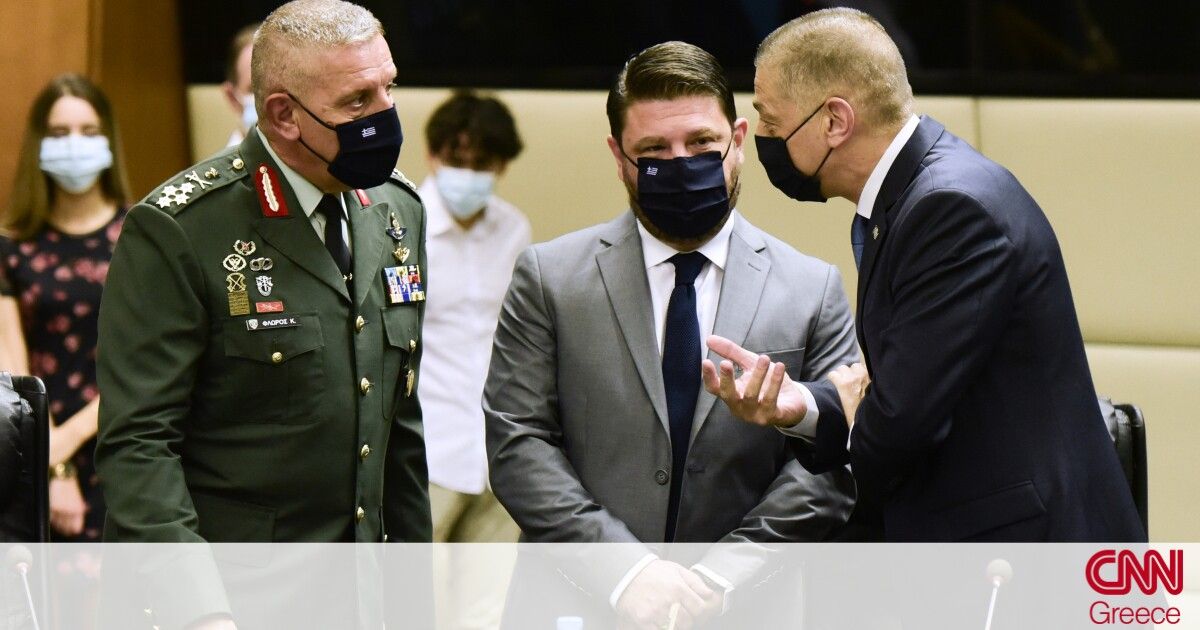 Παράδοση - παραλαβή στο ΥΦΕΘΑ: «Είμαστε ομάδα μαχητών και ο Χαρδαλιάς ...
