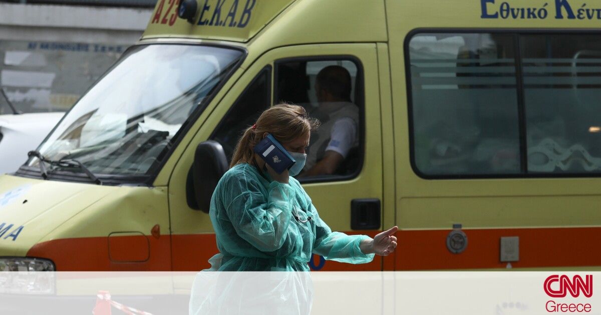 Πόρτο Χέλι: Όχημα έπεσε στη θάλασσα - Στο νοσοκομείο ο οδηγός - CNN.gr