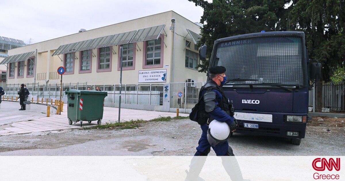 ΕΠΑΛ Σταυρούπολης: Συνεχίζονται τα μαθήματα - Αποχώρησαν οι διαδηλωτές ...