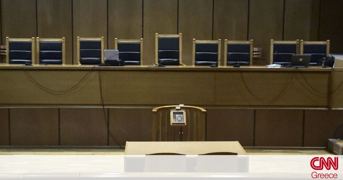 Τη μεταφορά των δικαστηρίων του Πειραιά ανακοίνωσε ο Τσιάρας - CNN.gr