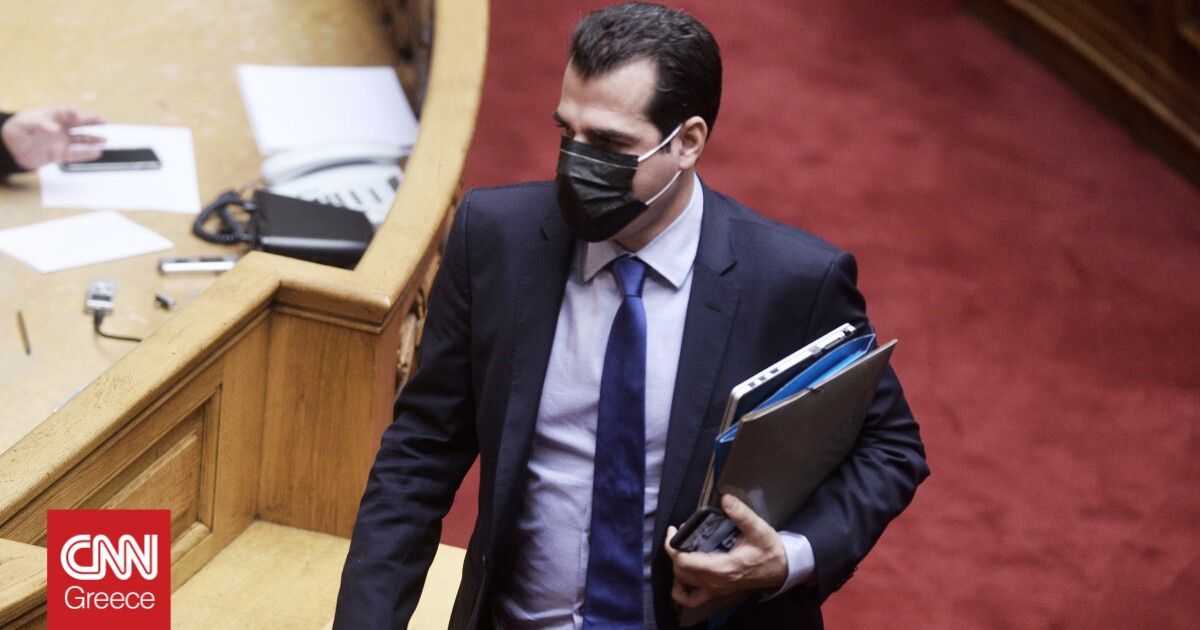 Πλεύρης: Fake news οι καταγγελίες ΠΟΕΔΗΝ ότι κρατούνται κλίνες ΜΕΘ για ...