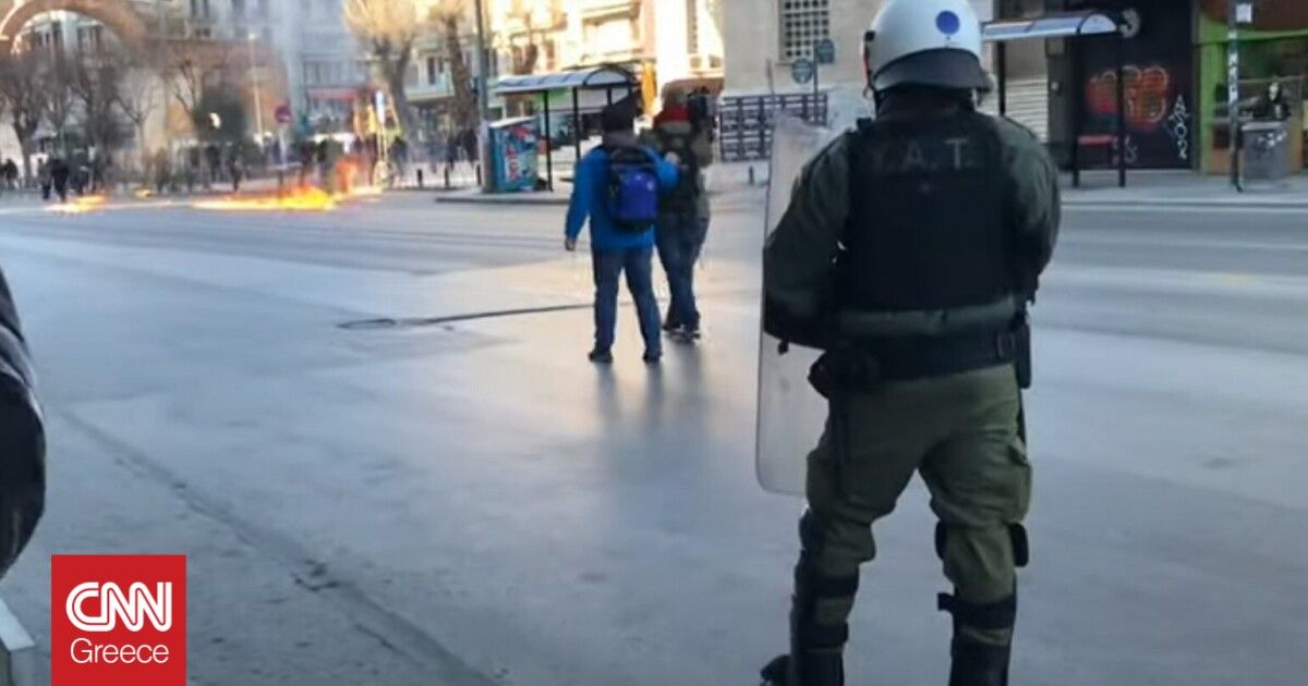 Θεσσαλονίκη: Επεισόδια στην πορεία των αντιεξουσιαστών για την εκκένωση ...